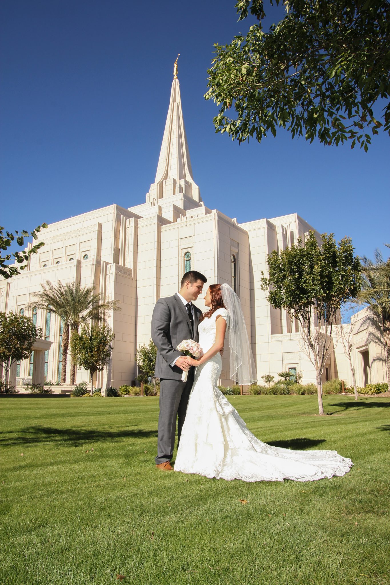 MormonWeddings.com LDS Wedding Photographer - MormonWeddings.com